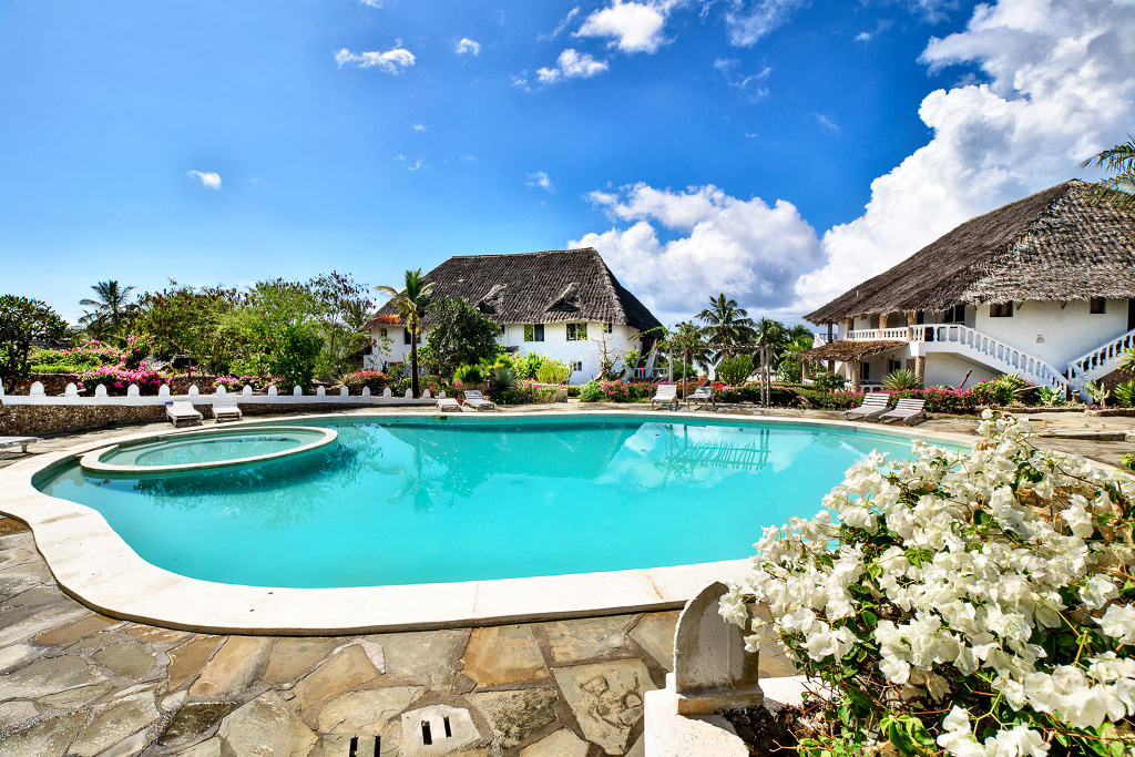 Ôclub Experience Jacaranda Beach Resort, Kenya | Ôvoyages